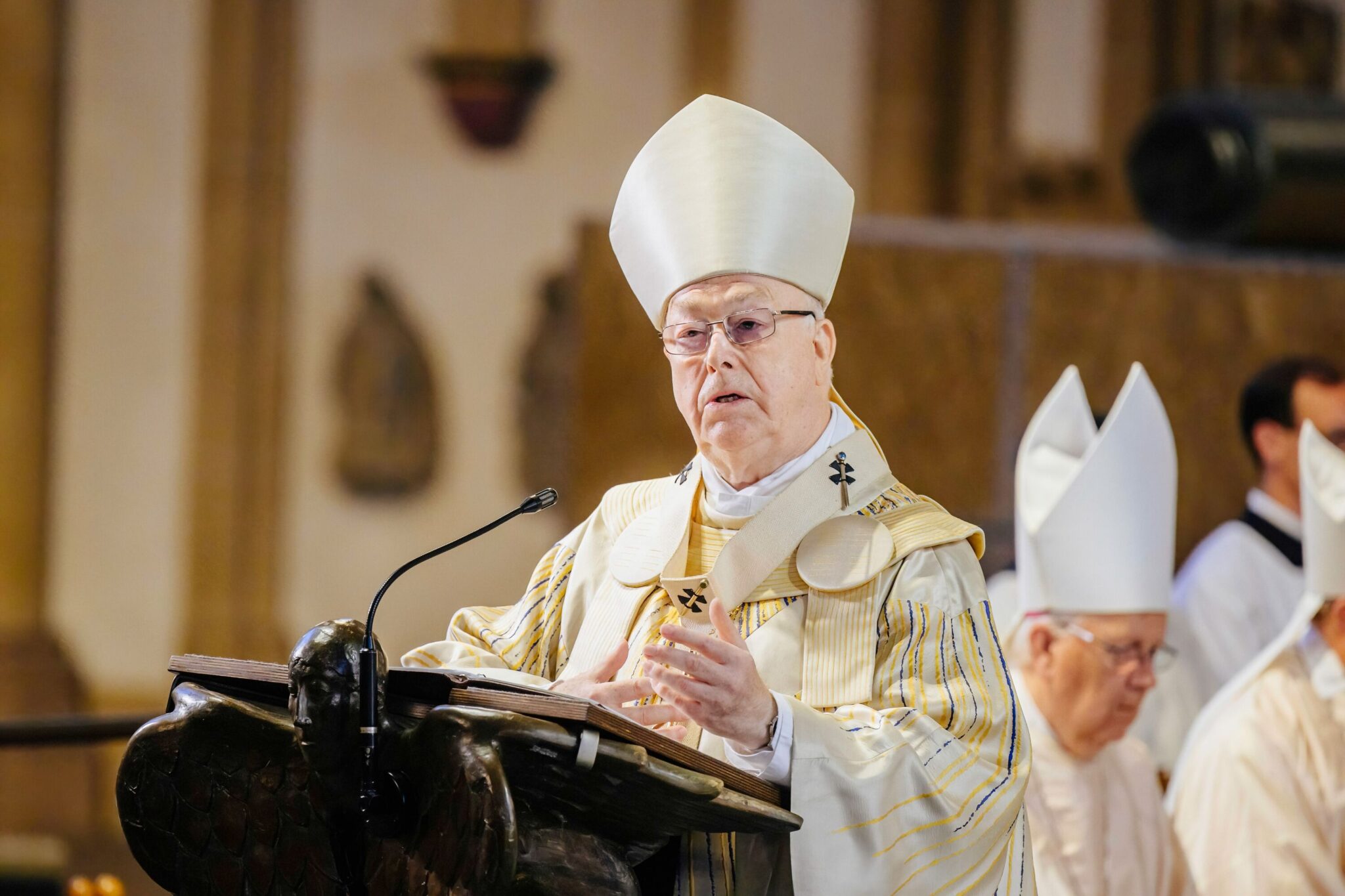 Erzbistum Paderborn verabschiedet Erzbischof em. Hans-Josef Becker