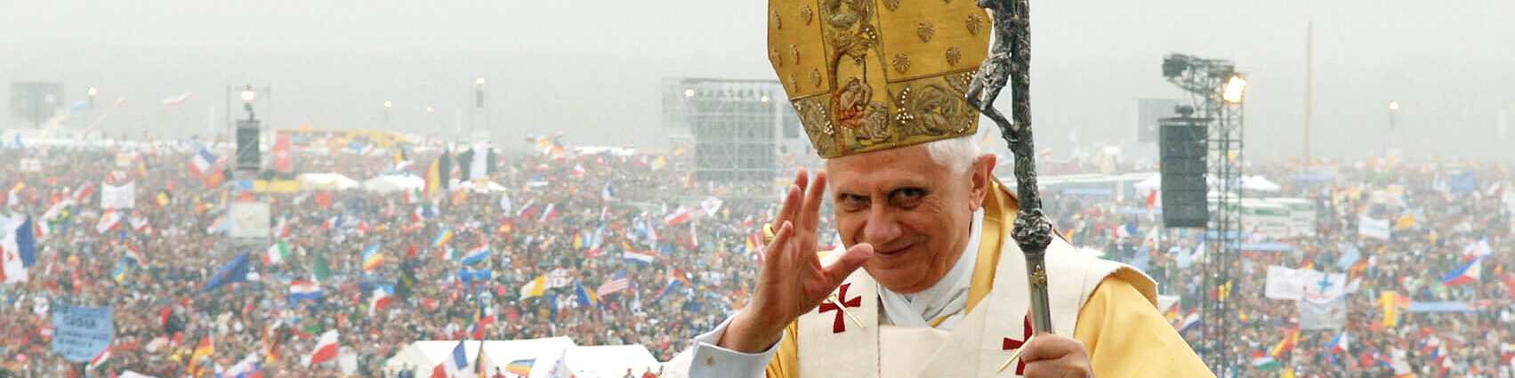 Für Papst em. Benedikt XVI. beten