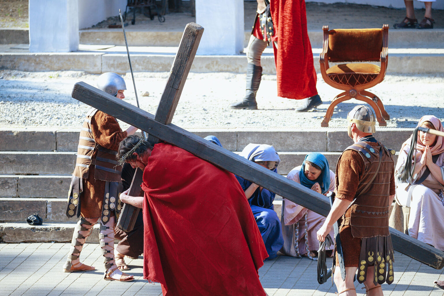 „Wir stehen am Kreuzweg Jesu“