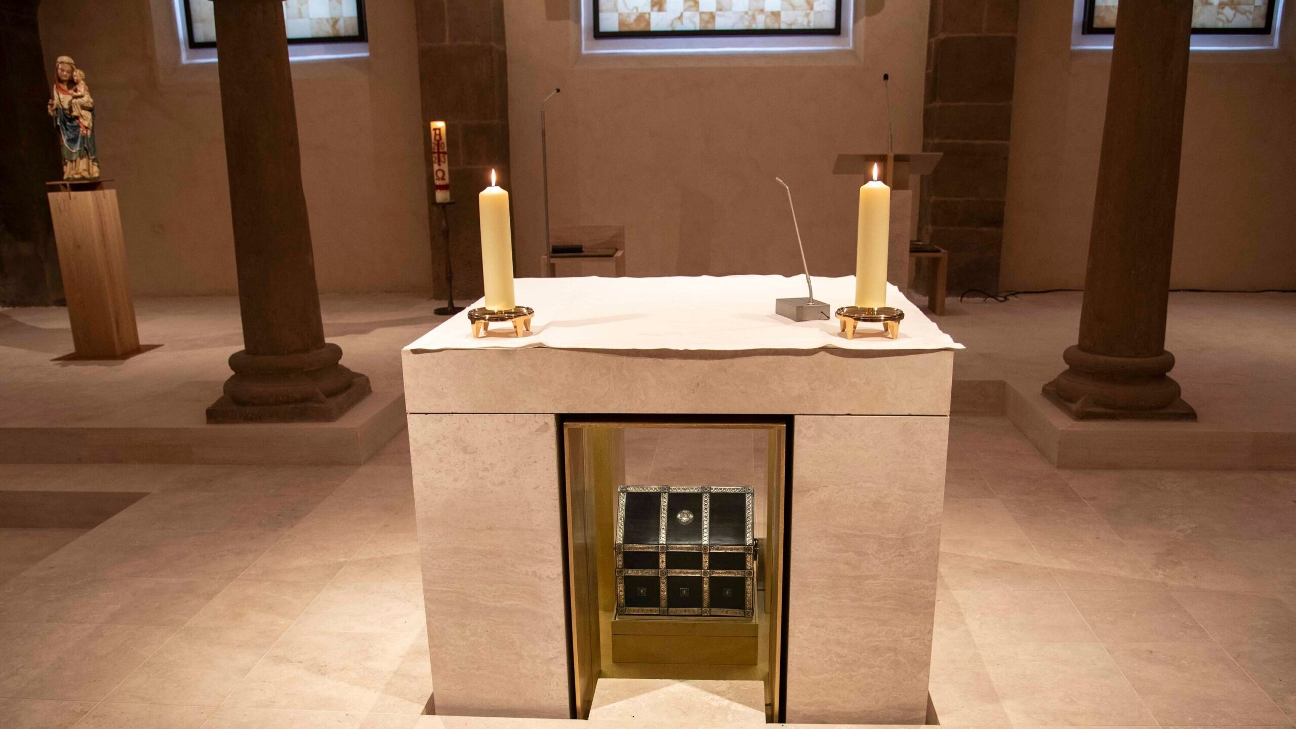 Die Paderborner Dom-Krypta: Ein warmer Raum, der Heimat werden kann