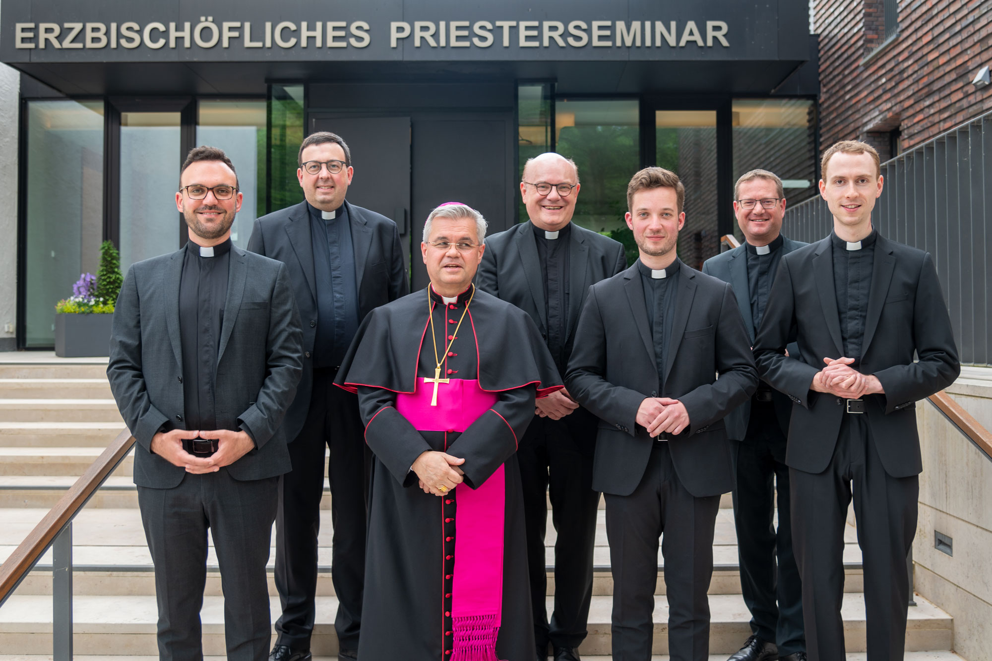 Neupriester des Erzbistums gehen nach Attendorn, Herne und Sundern