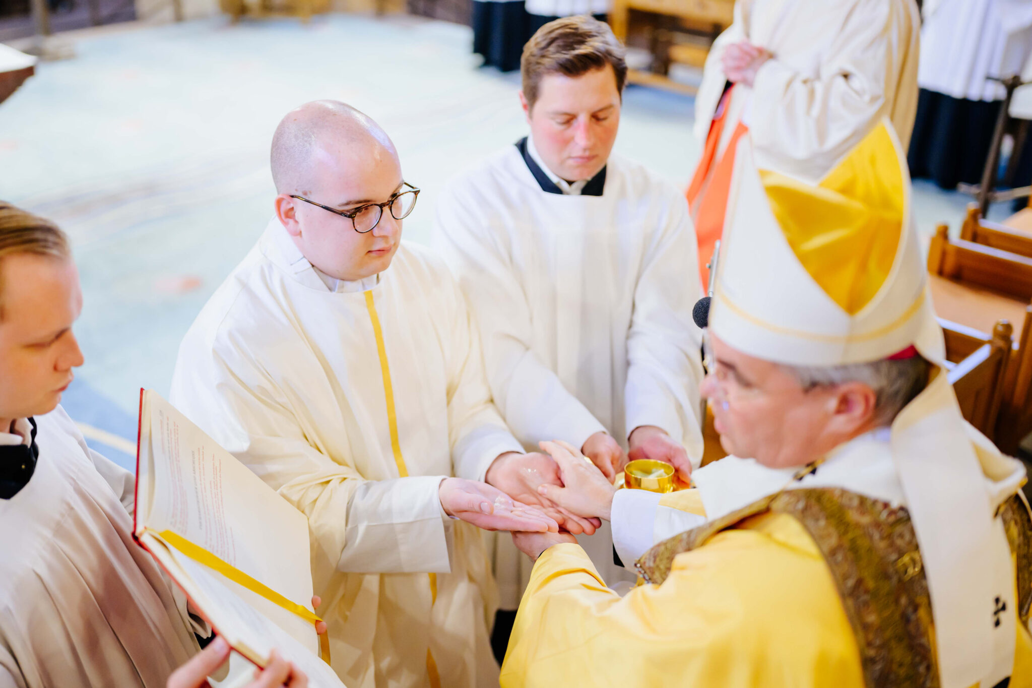 Priester als Spurensucher und Kundschafter für Gott in der Gegenwart