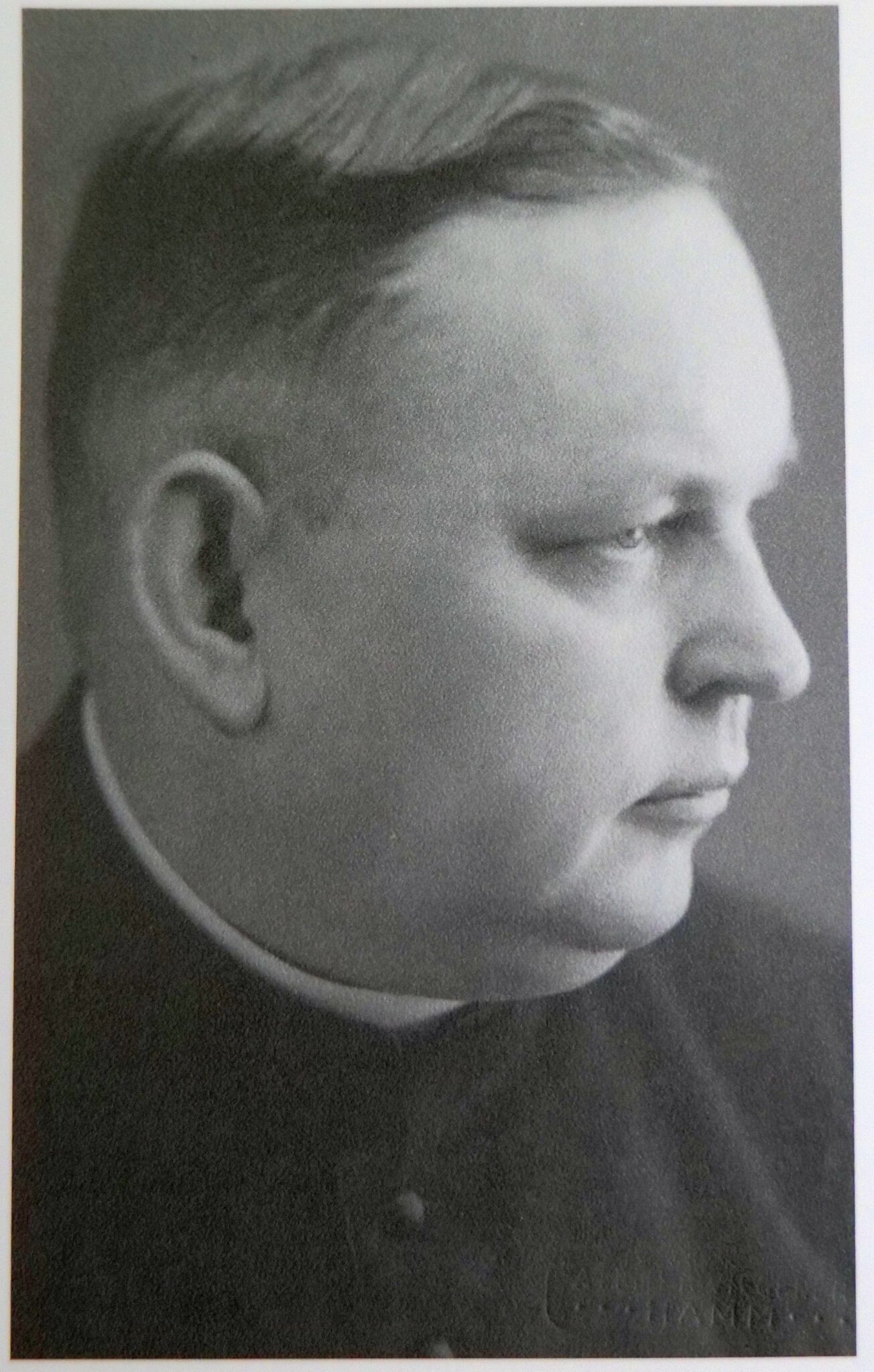 Propst Bömer gegen das Hakenkreuz auf dem Kirchturm